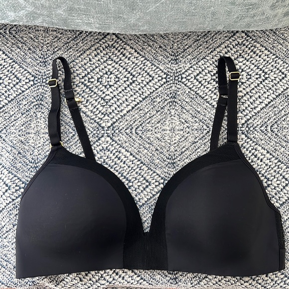 Lively | Intimates & Sleepwear | Lively Allday Deep V No Wire Bra ...